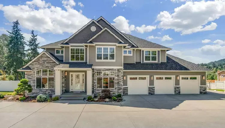 Large Traditional House Plans