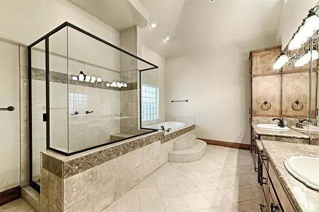 Tuscan Shower