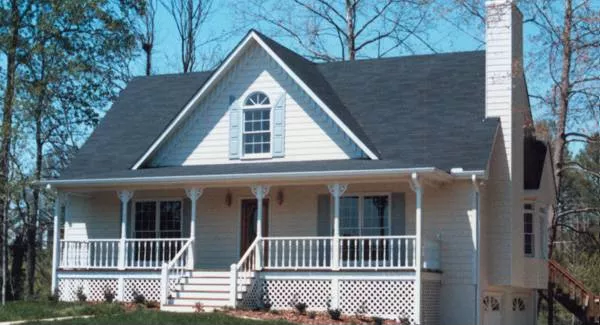 Small Lake House Plans with Garage Space