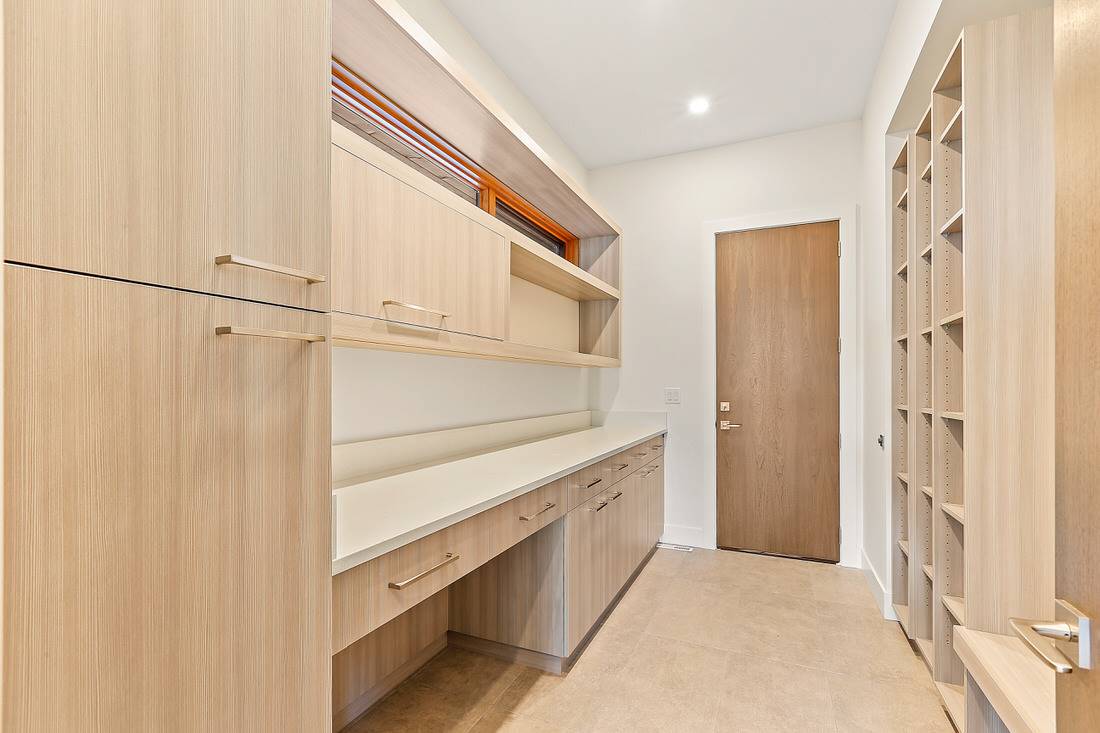 Luxury Contemporary Style House Plan 8598: Shiner Rock - 8598