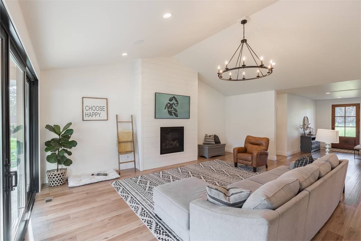 Charming Ranch Farm House Style House Plan 7839 - 7839