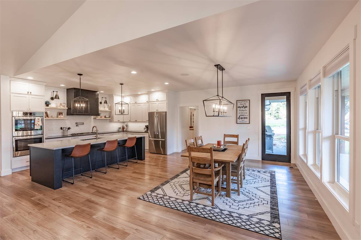 Charming Ranch Farm House Style House Plan 7839 - 7839