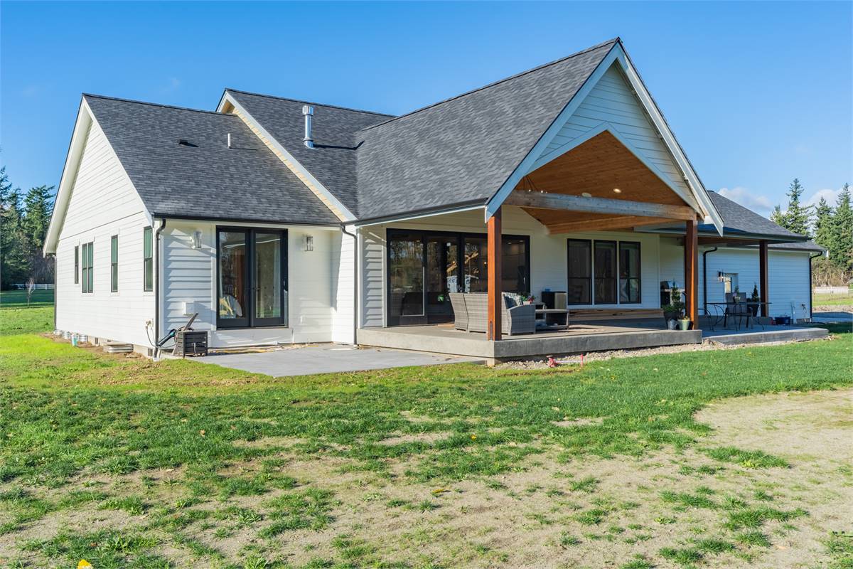 Charming Ranch Farm House Style House Plan 7839 - 7839