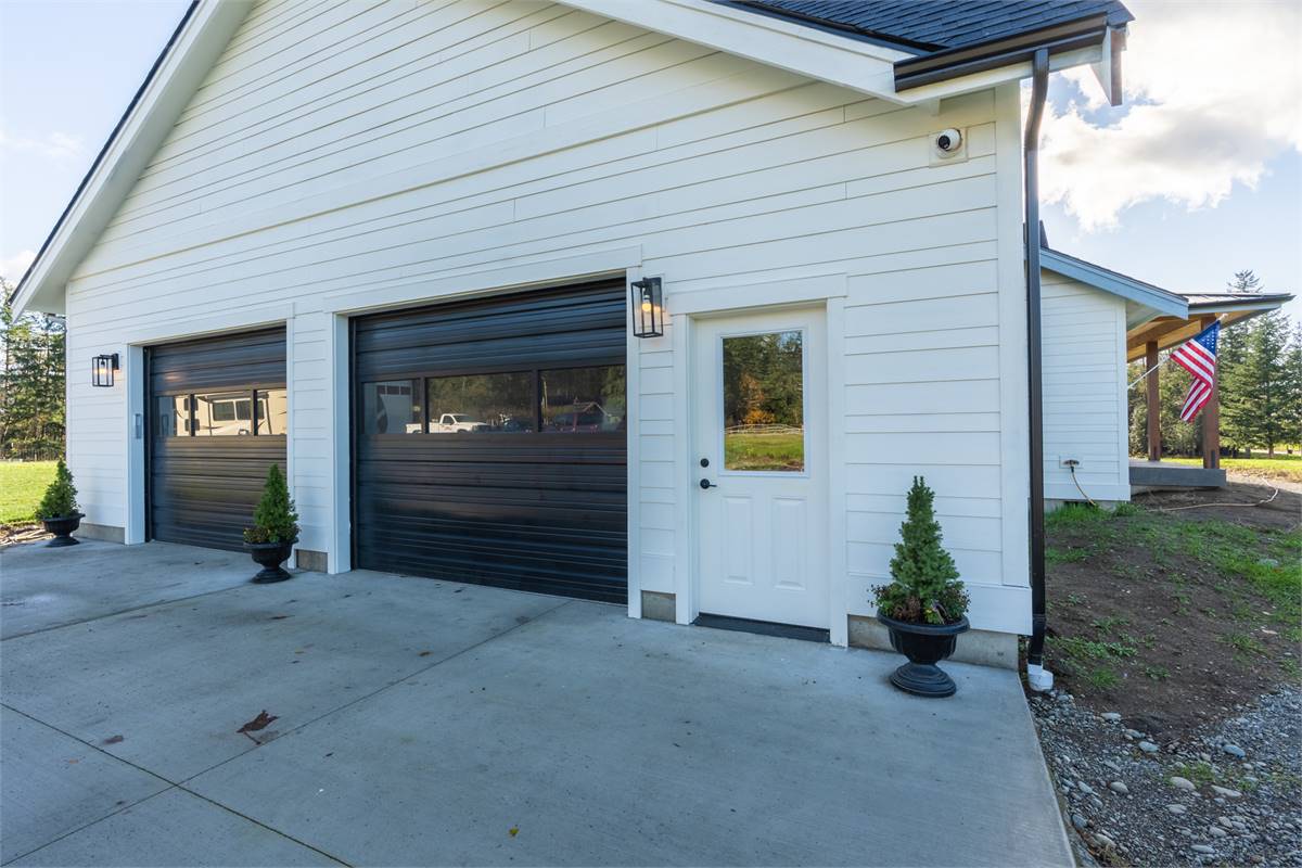 Charming Ranch Farm House Style House Plan 7839 - 7839