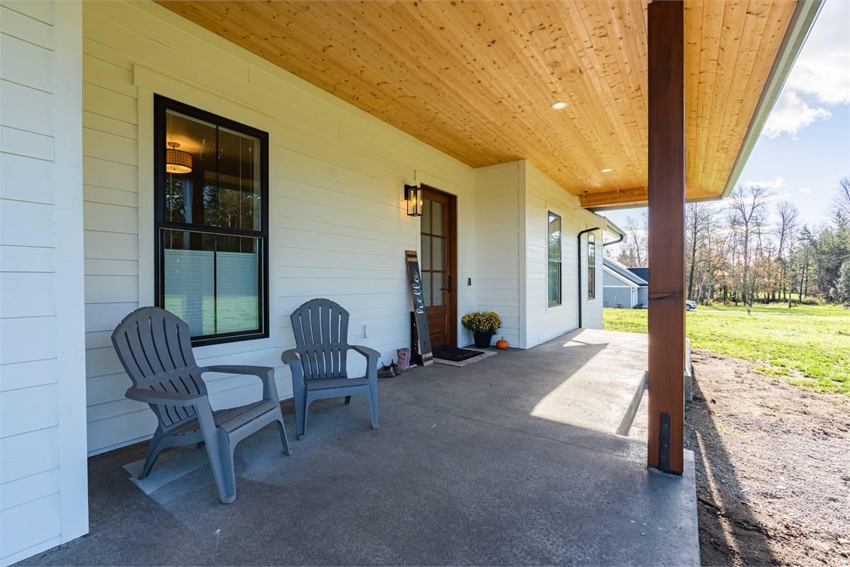 Charming Ranch Farm House Style House Plan 7839 - 7839