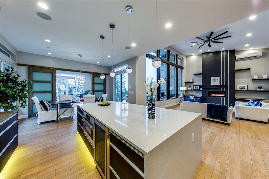 Inverted Living Contemporary Style House Plan 7884 - 7884